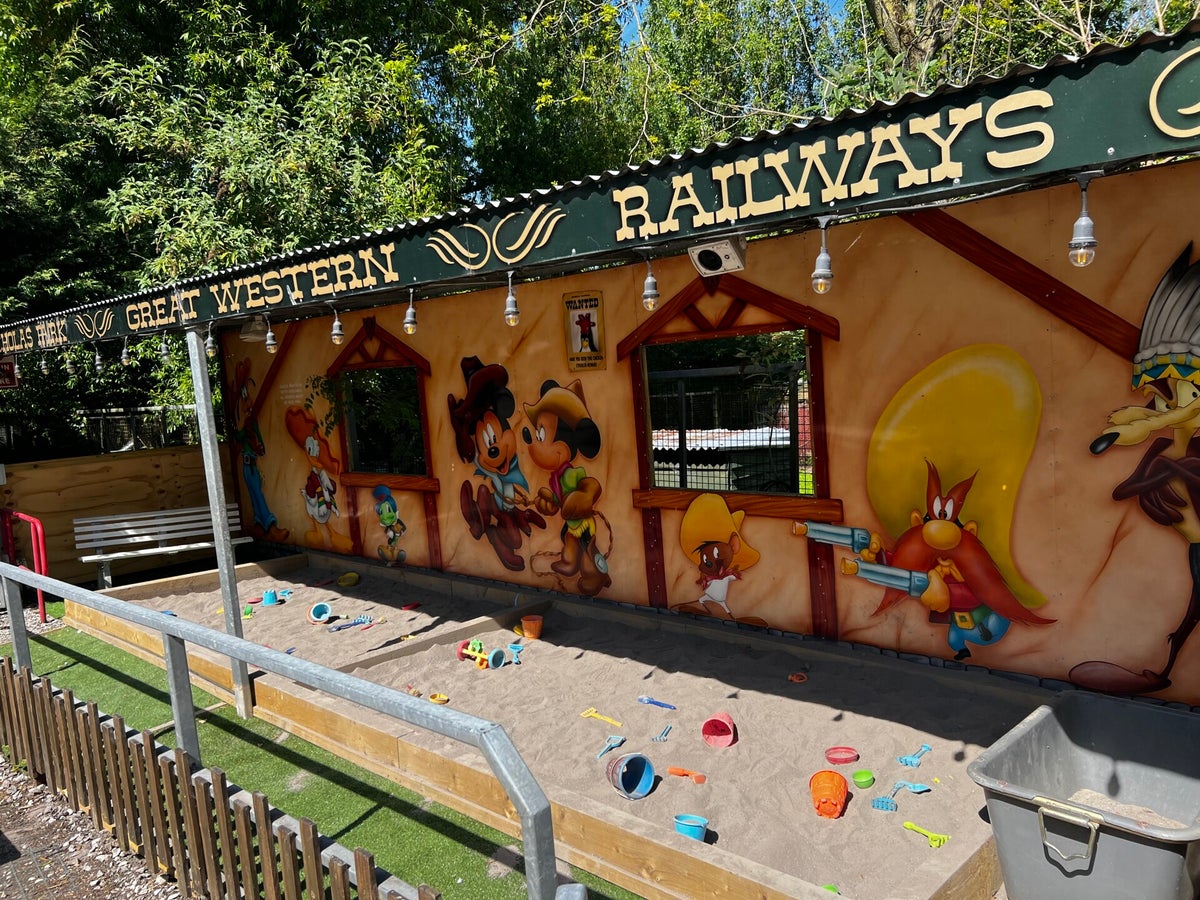 Play areas / Facilities / Plan your visit | Greenacres Animal Park