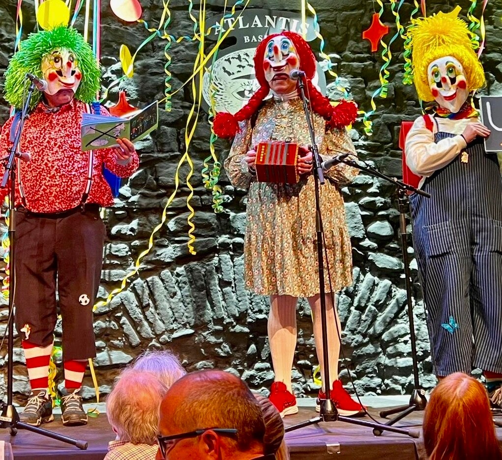 Elfi-Glöggli Schnitzelbank