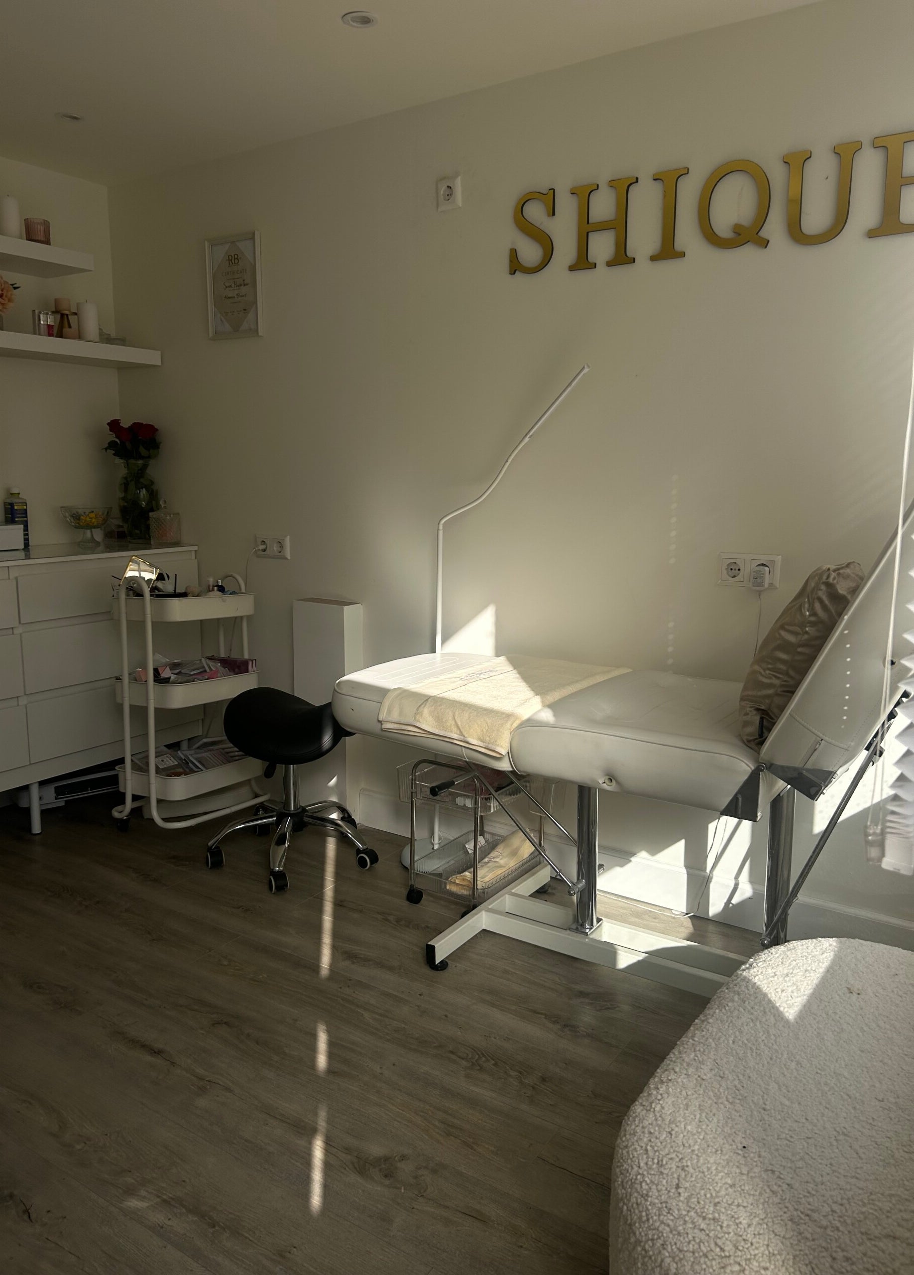 SHIQUE Beauty Studio | Nagels, Wimpers & Brows in Enschede