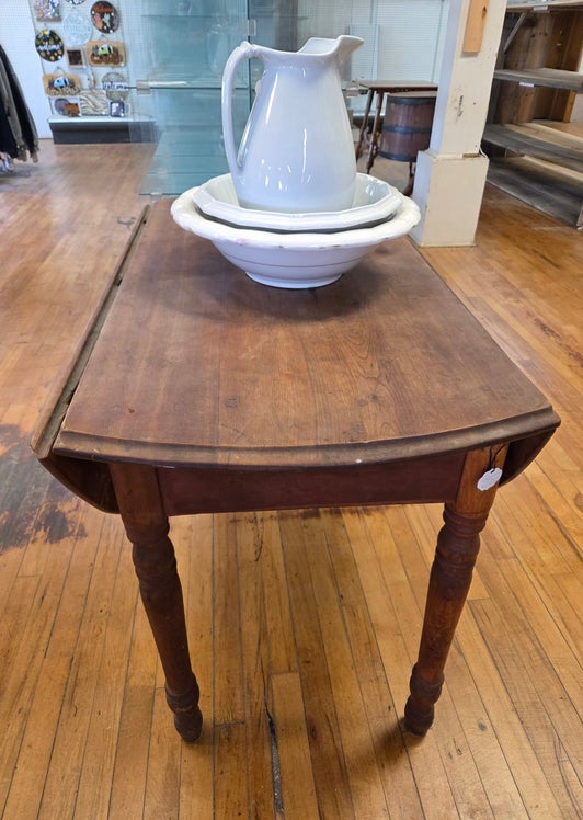 Mudcreek Antiques, crafts and more