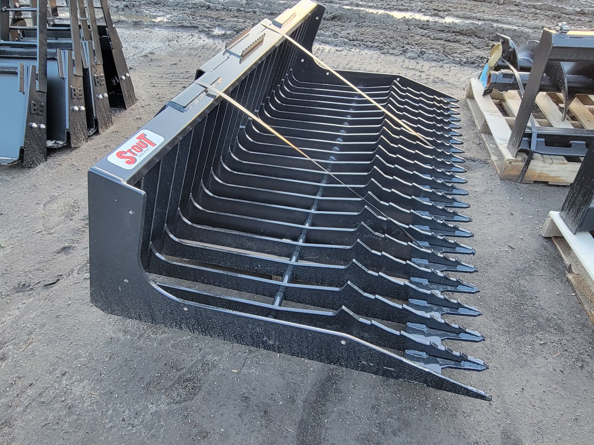 Stout rock buckets 72" | Moore Attachments