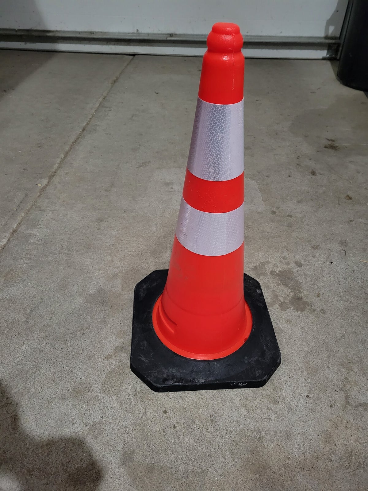 agt 28" traffic cones | Moore Attachments