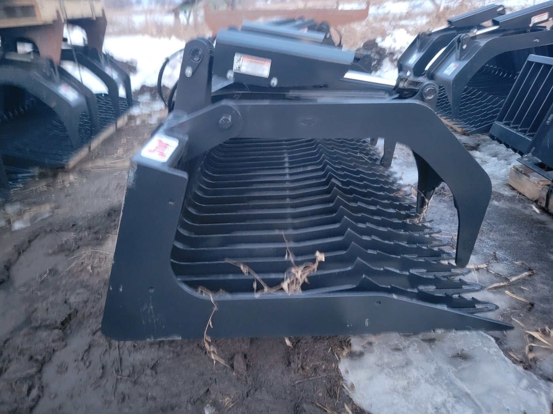Stout 69-3 rock bucket grapple | Moore Attachments