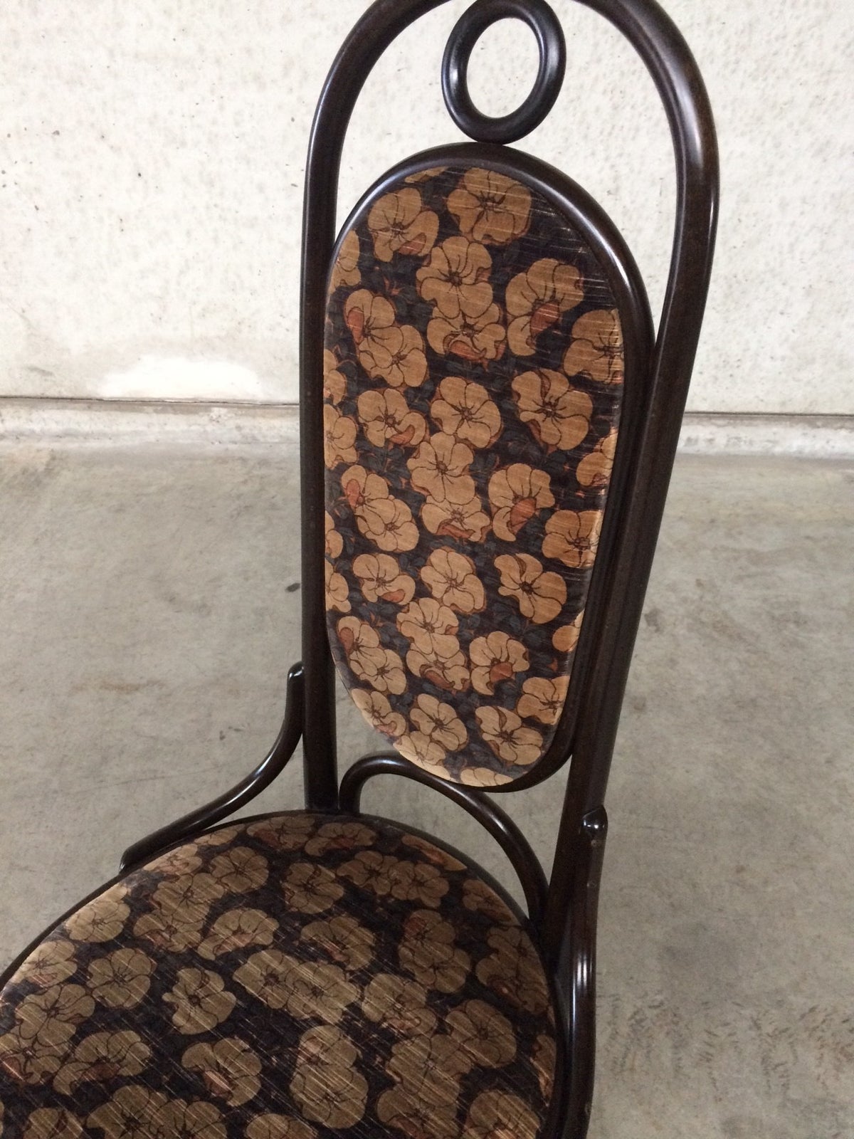 Thonet 79 Dining Set of 5 207R 'Long John' Chairs & Extendable Table 1979