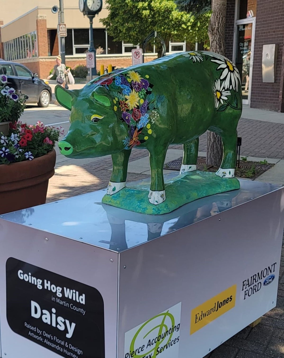 Dee's Floral & Designs / Downtown Retail & Specialty Stores | Downtown ...