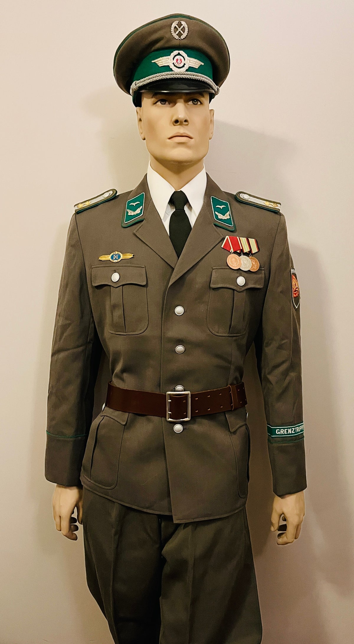Grenztruppen Grenzflieger Oberfähnrich Paradeuniform / Grenztruppen ...