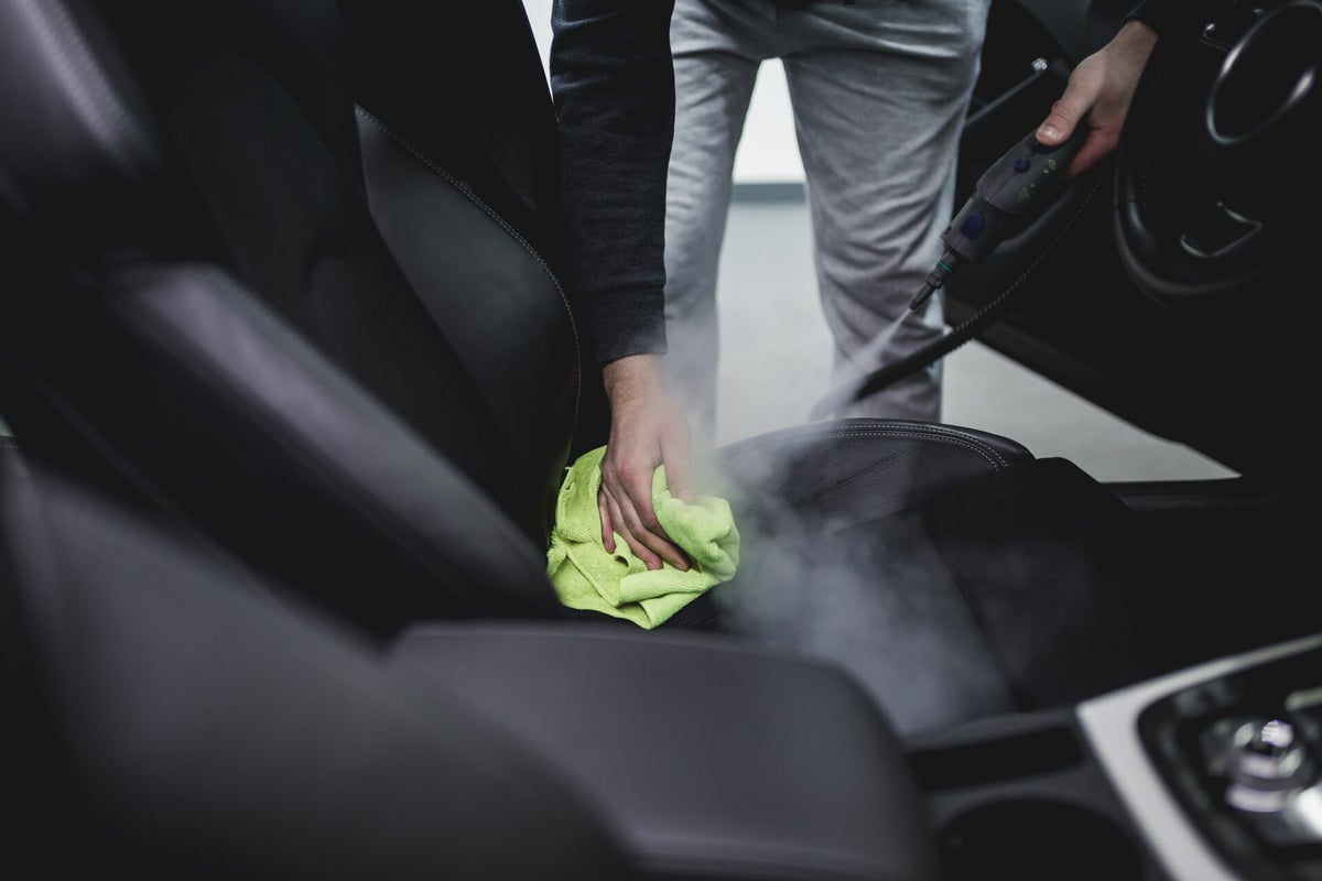 Auto's poetsen of polijsten