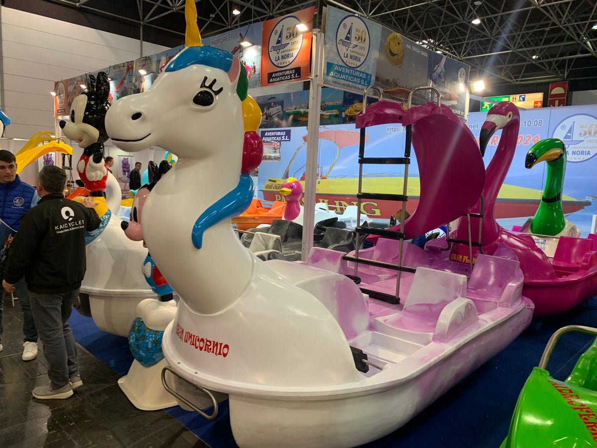La Noria Witte of Roze Unicorn waterfiets | Waterfiets.nl De waterfiets ...