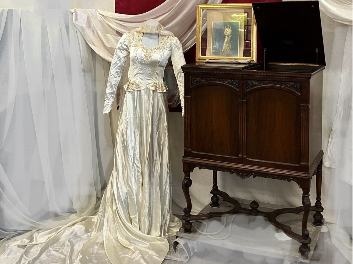 Trendy Relics Antiques & Collectibles