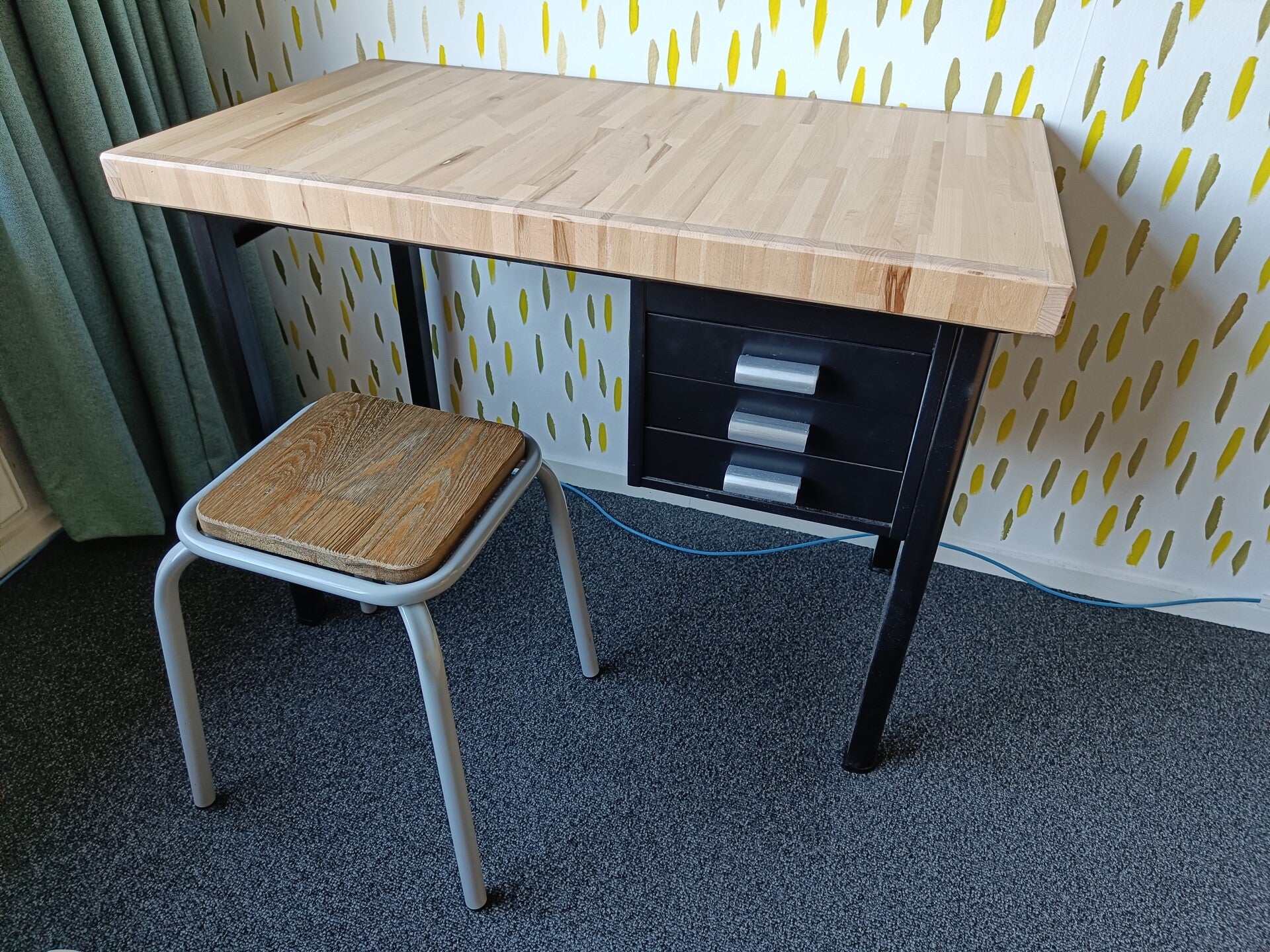 Stalen bureau met beuken blad / Projecten | youphoutbewerking