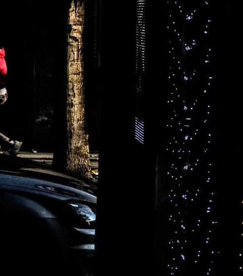 Eric Houdoyer: The Suspense Effect of High Contrast Street Photography ...