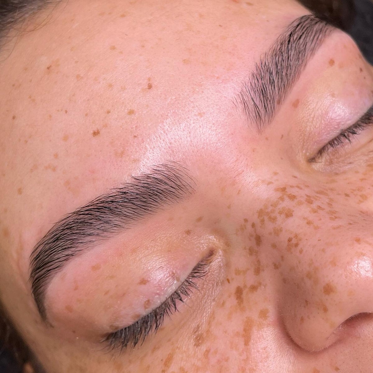 Classic Brows / Behandelingen | Beauty Frame