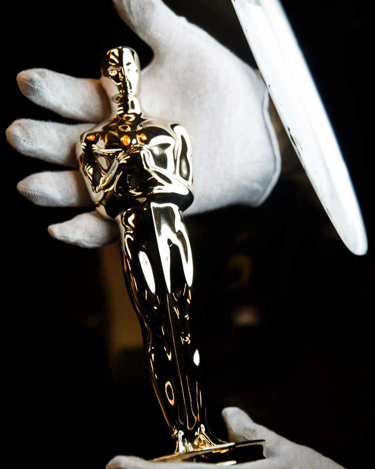 The Knight of Hollywood: The History of the Academy Award Statuette ...