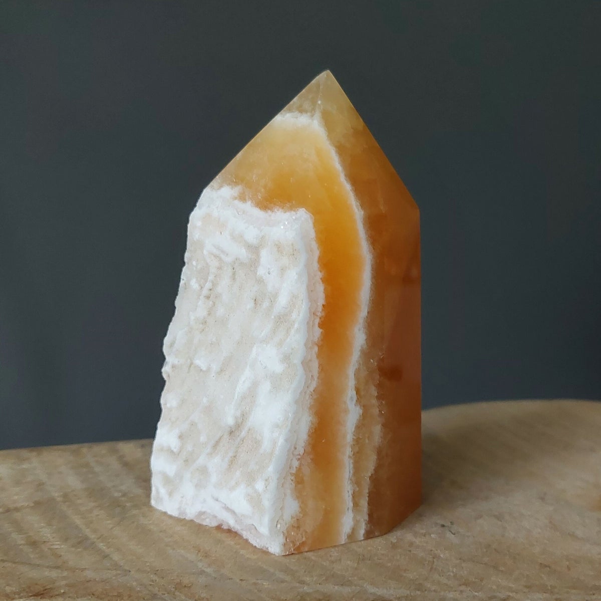 Calciet. Half ruwe toren van prachtige kwaliteit oranje Calciet 10 cm ...