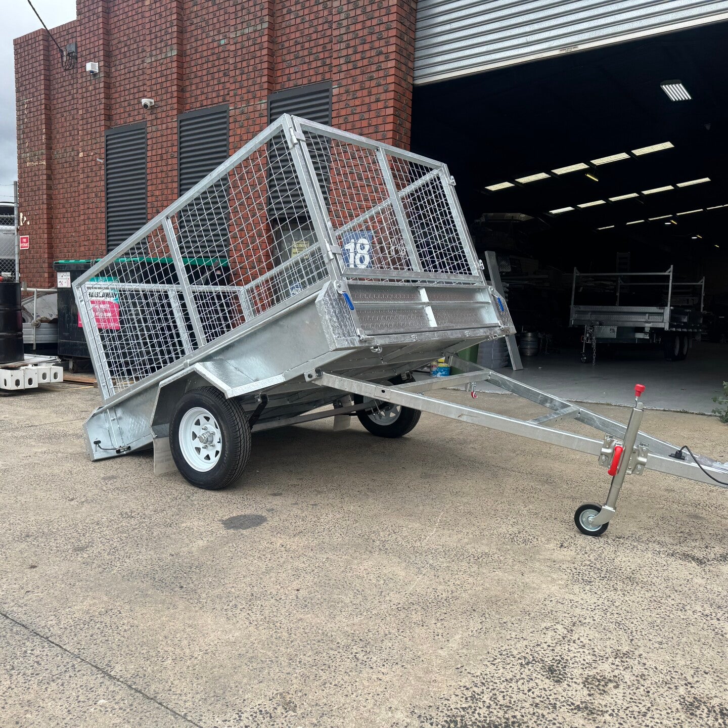 Solid Trailers