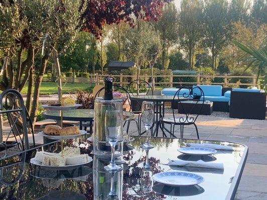 Hen Parties | Treetops Cottages and Spa, Grasby, Lincolnshire