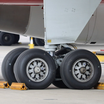 How do planes stop? 3 brake systems explained / ︎ AVIATION FACTS (🇬🇧 ...