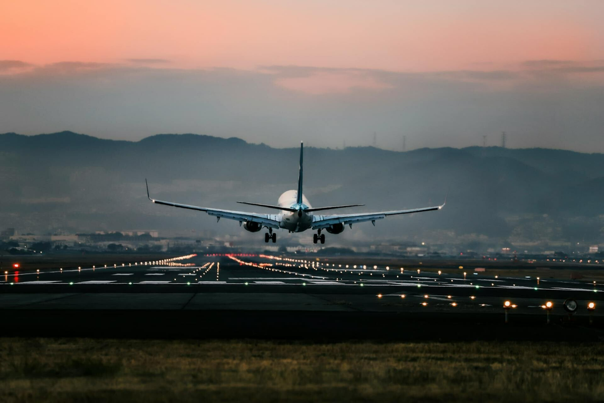 How much runway does a plane need to take off? / ︎ AVIATION FACTS (🇬🇧 ...