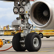 How do planes stop? 3 brake systems explained / ︎ AVIATION FACTS (🇬🇧 ...