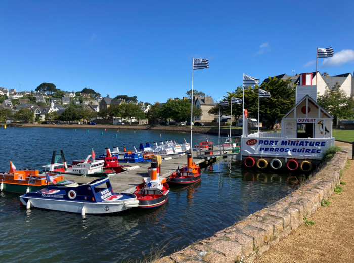 Port miniature / Mini harbour / Activités proches / Near activities ...