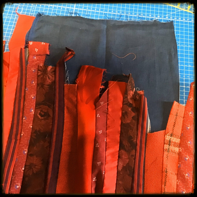 Slashing layered fabric scraps / Blog | Artedofio