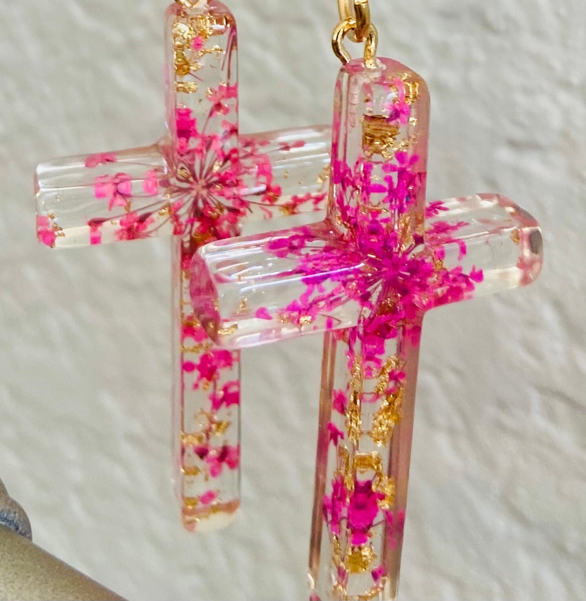 Key chains Pressed Flower Cross design | Angelique's Boutique
