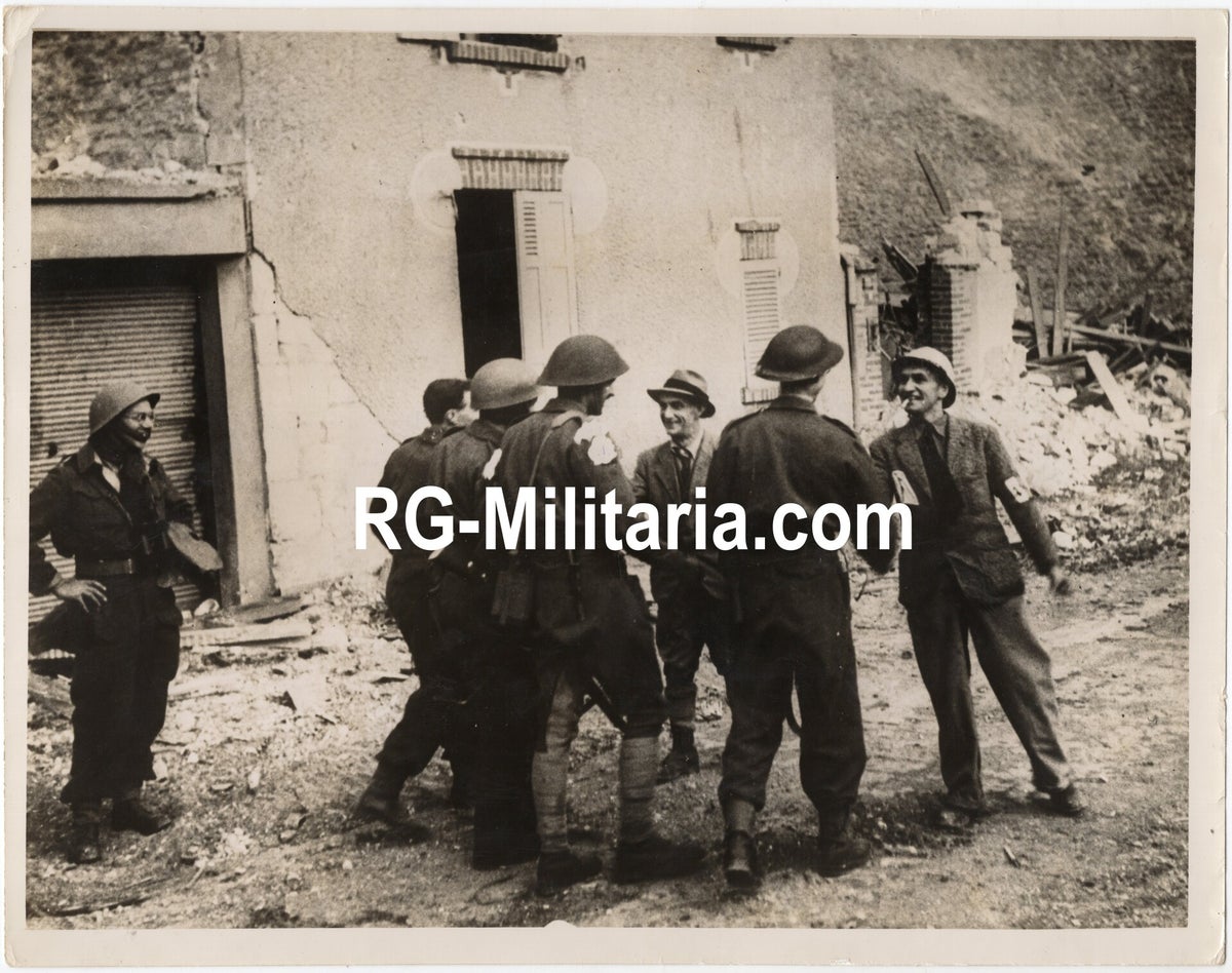 Original WW2 British Press Photo - British and Canadian troops meeting ...