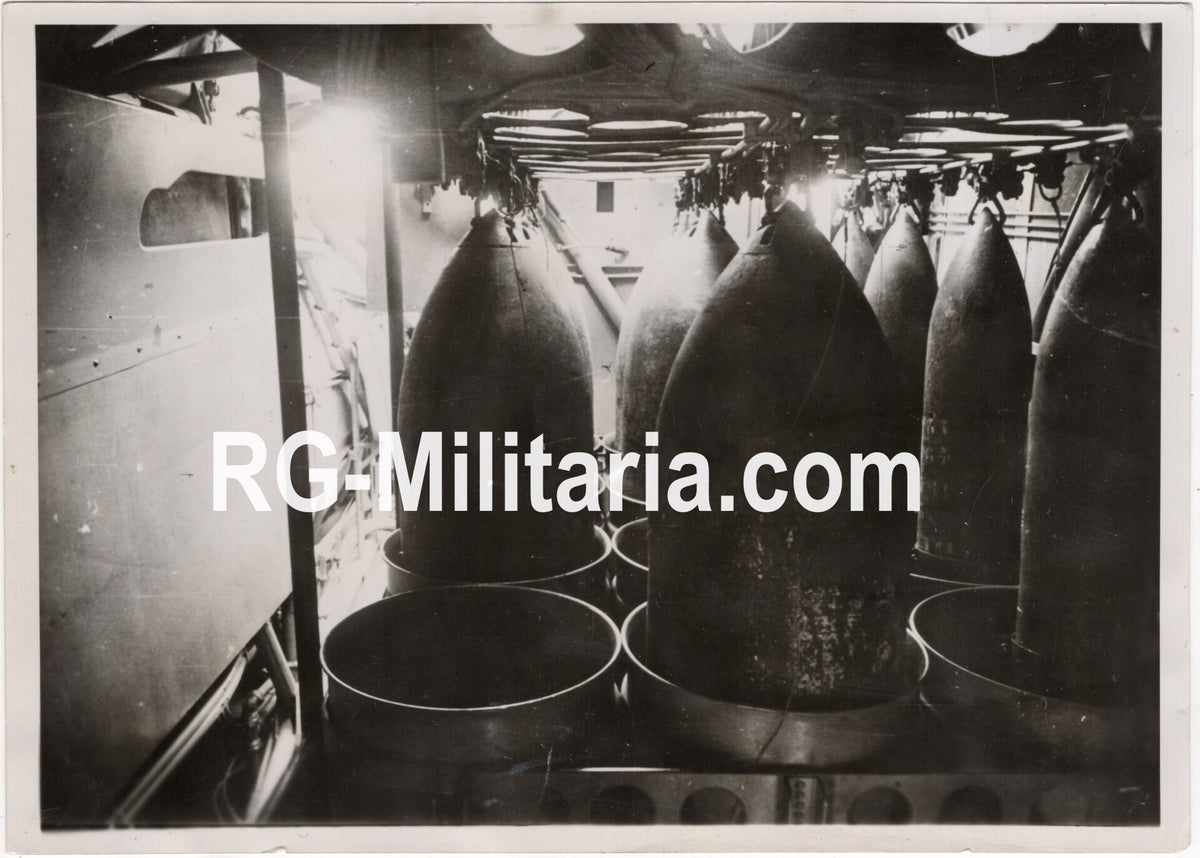 Original WW2 German Press Photo - Luftwaffe bombs on board