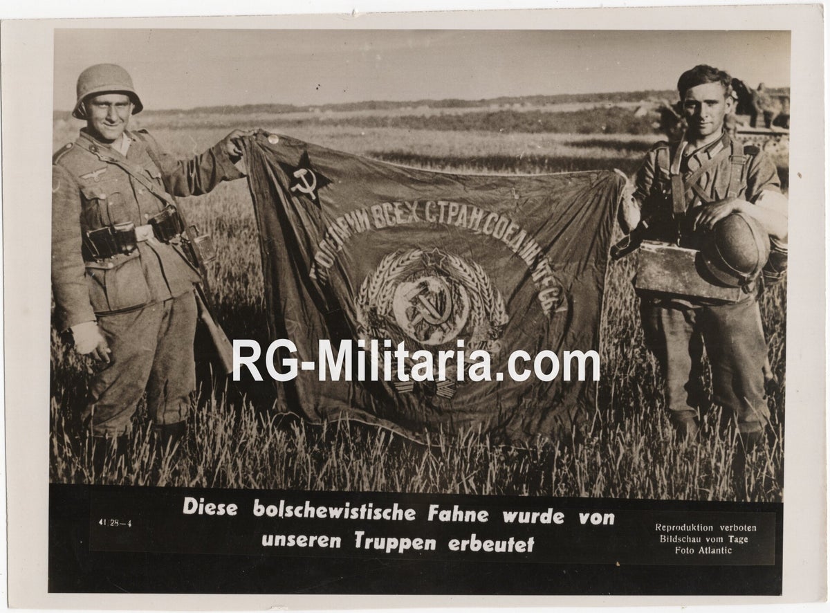 Original WW2 German Press Photo - German soldiers with a captured ...