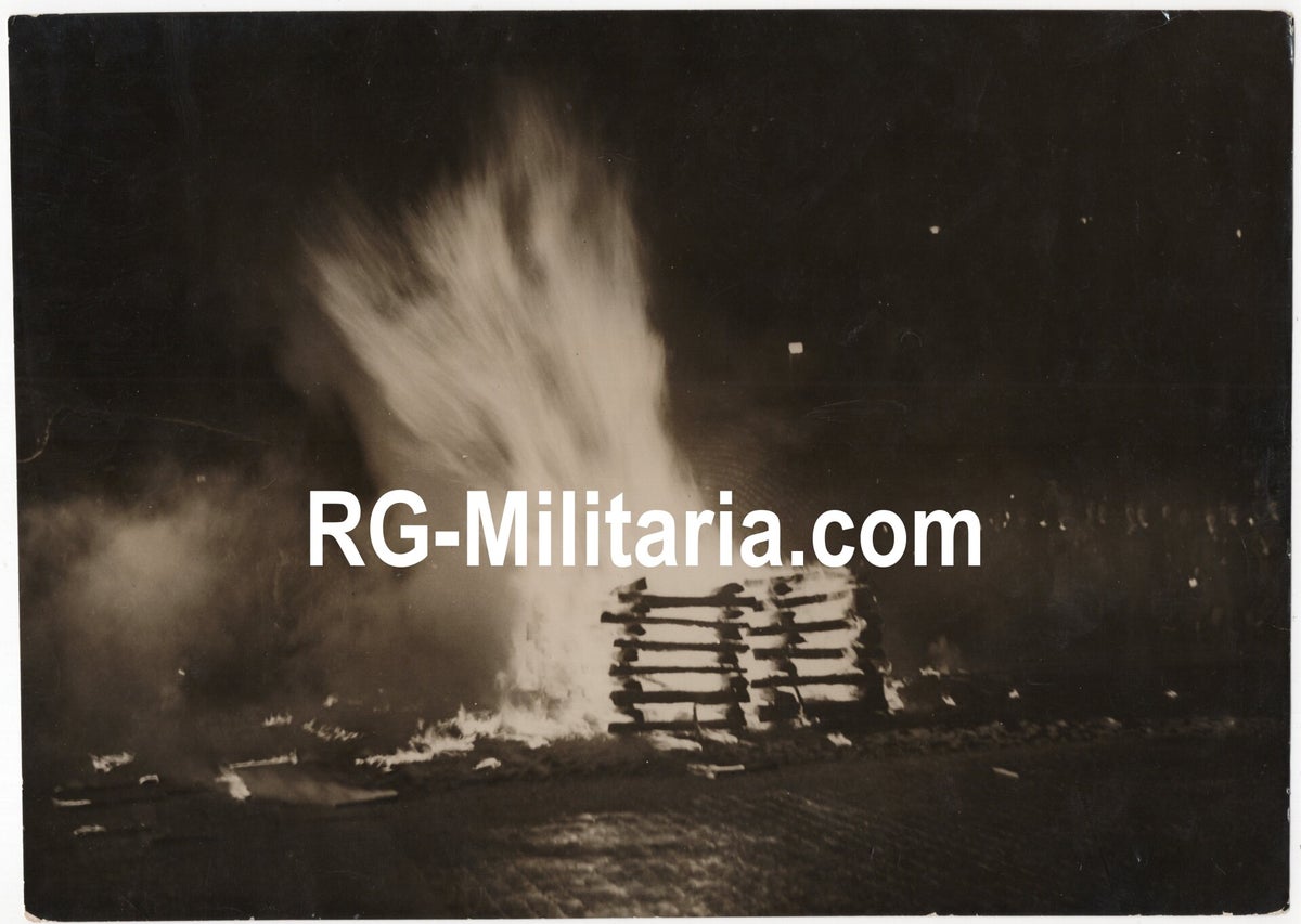 Original WW2 German Press Photo - The burning of ''Anti-German'' books ...