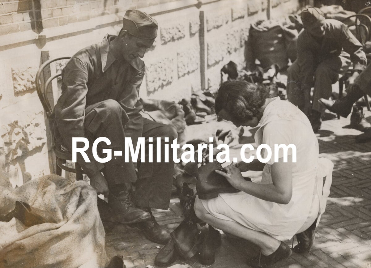 Original WW2 Dutch Press Photo - Dutch POW prisoners of war arrive in ...