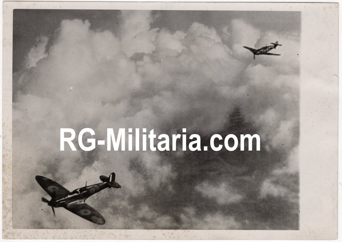 Original WW2 German Press Photo - German Luftwaffe airplane chasing a ...