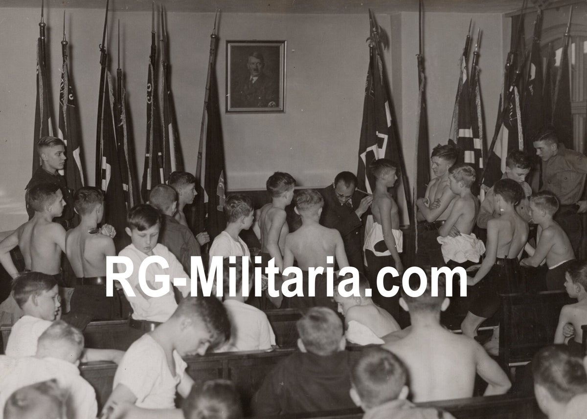 Original WW2 German Press Photo - Health check for the German Jungvolk ...