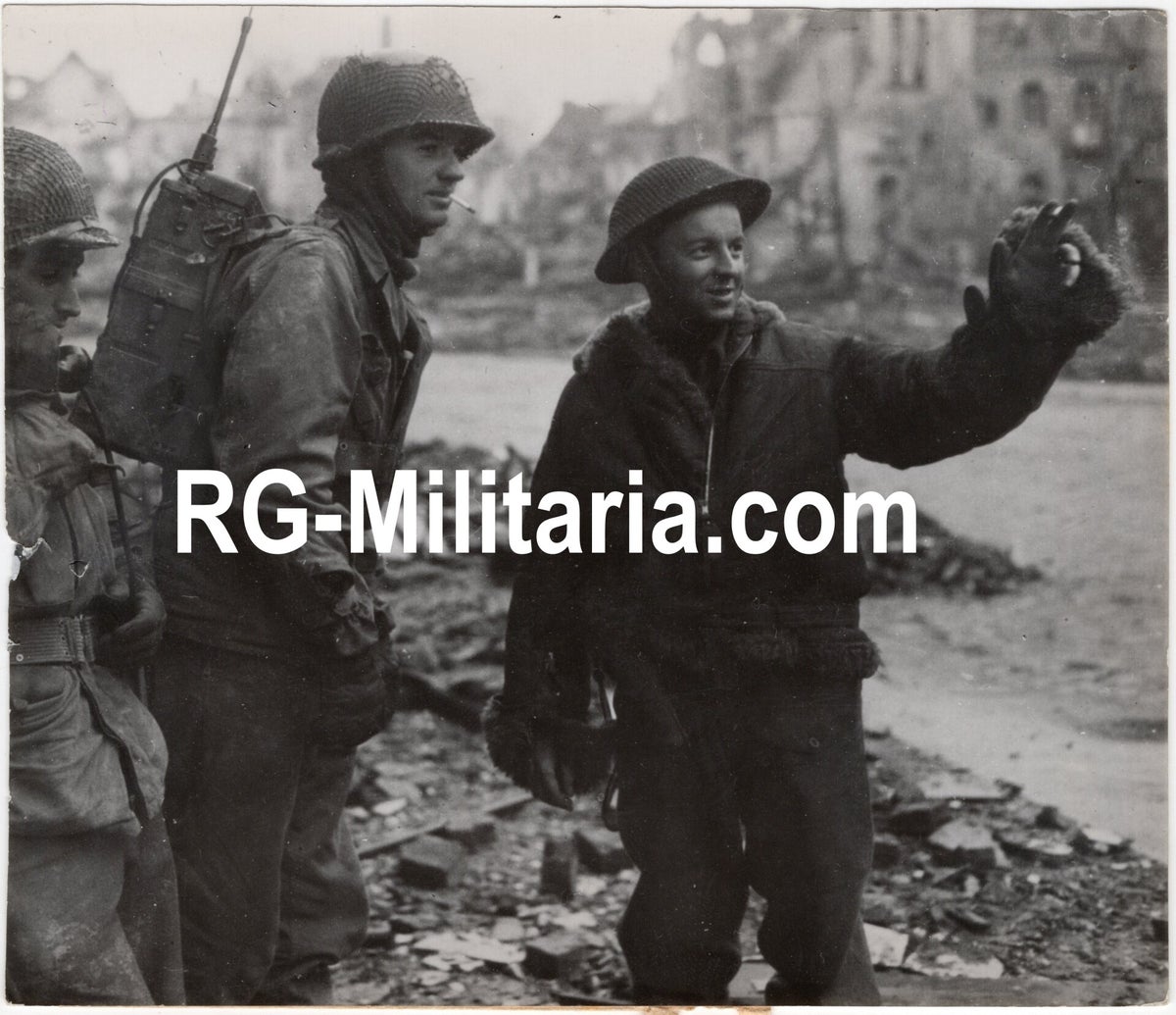 Original WW2 French Press Photo - British and US soldiers talk in ...