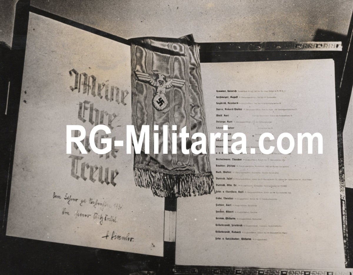 Original WW2 French Press Photo - US soldiers find a book owned by ...