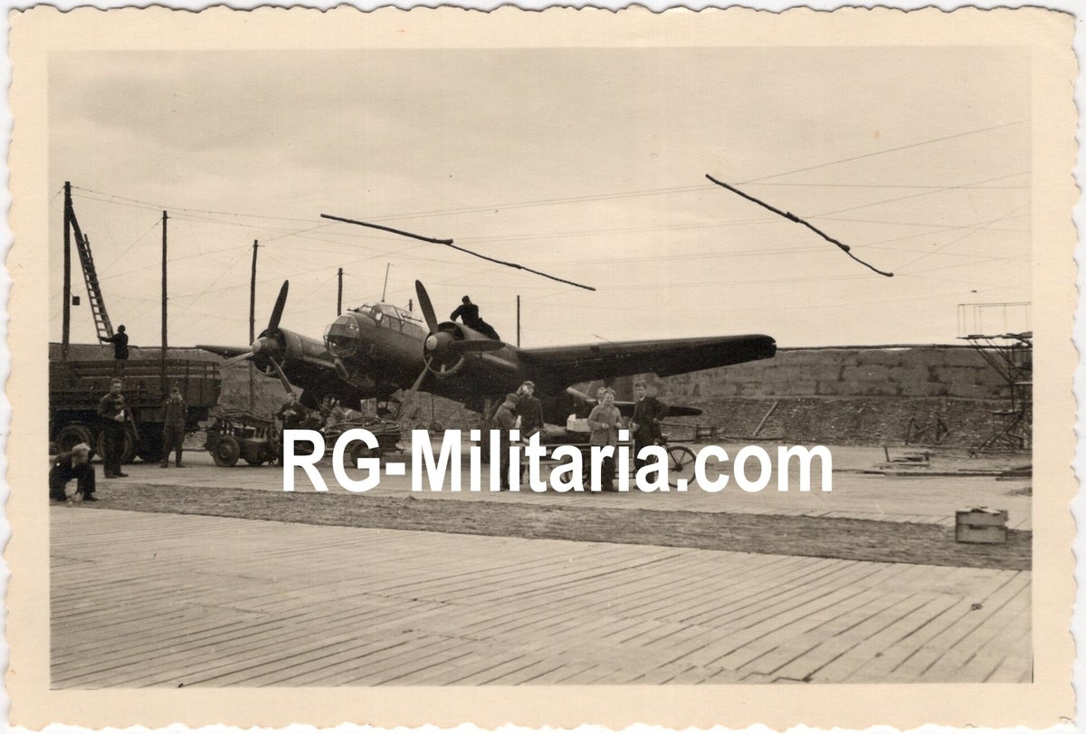 Original WW2 German Photo - German soldiers posing during work on a ...