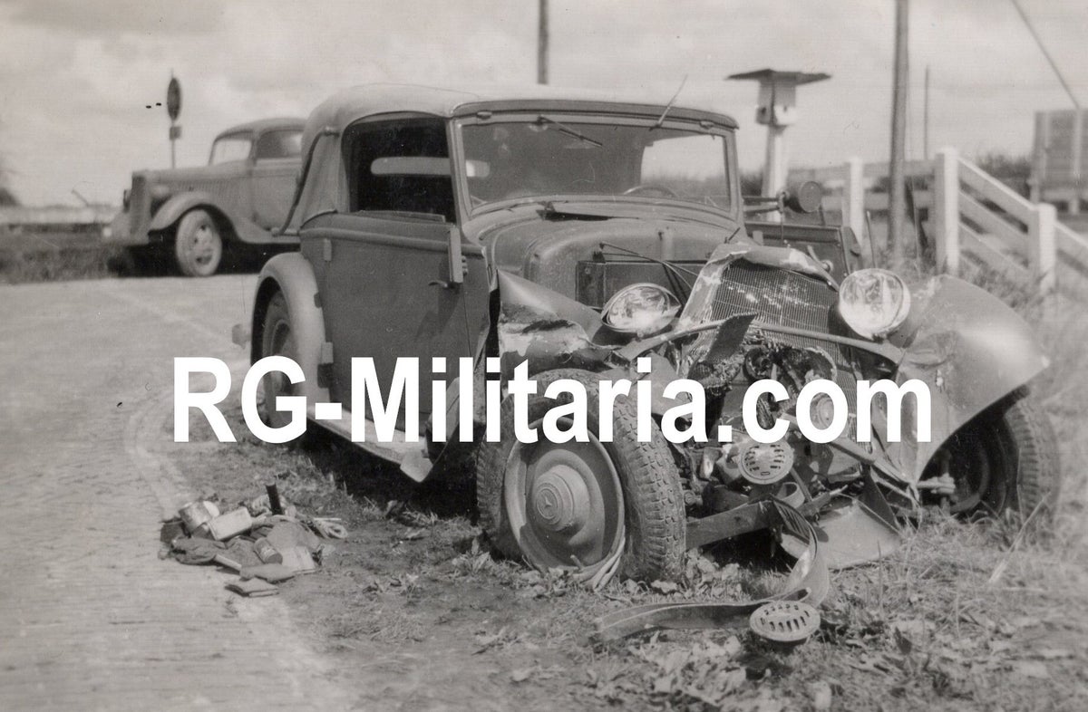Original WW2 German Photo - Damaged German car after the bombing of ...