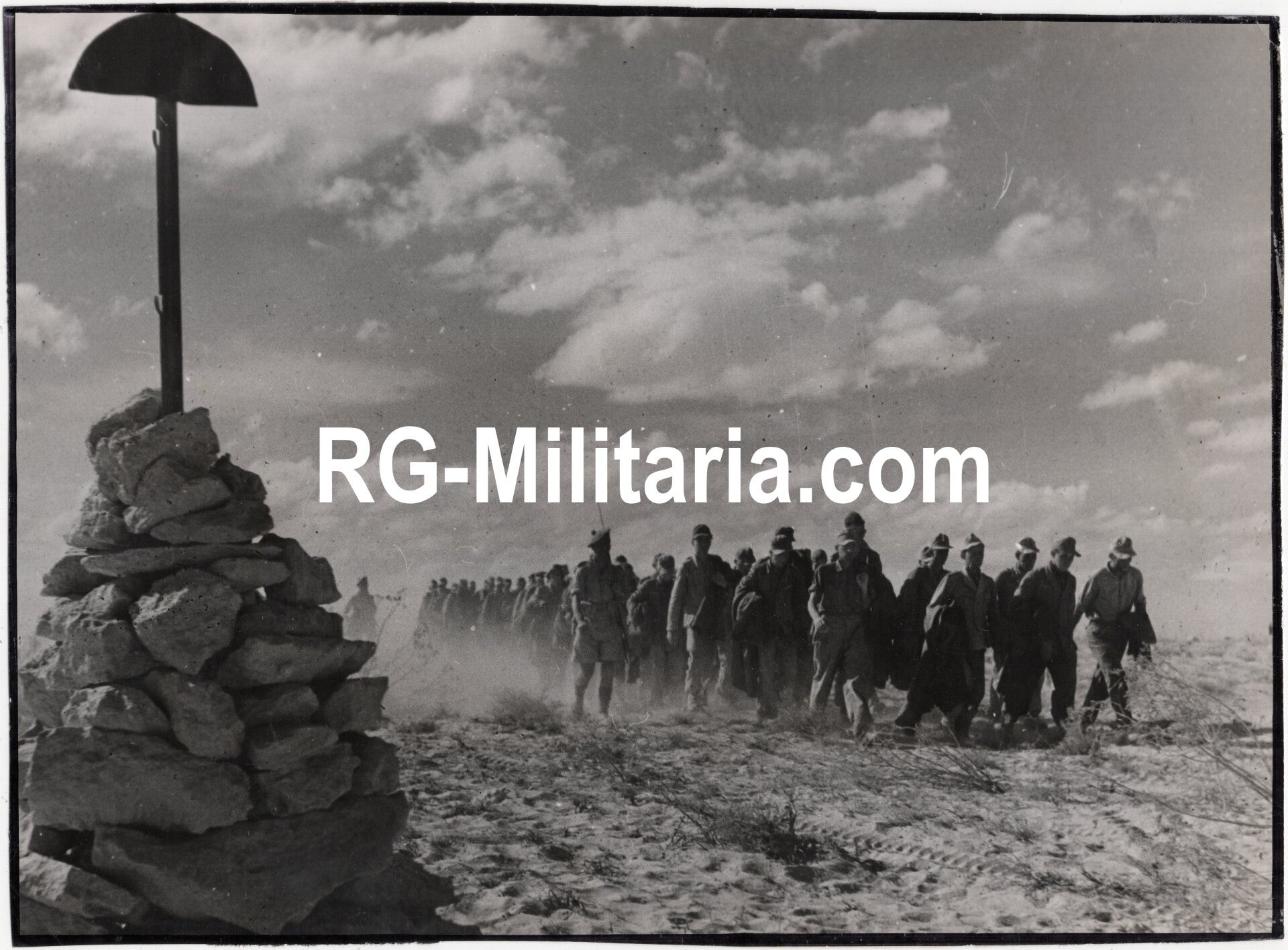 Original WW2 British Press Photo - German POW soldiers captured in ...
