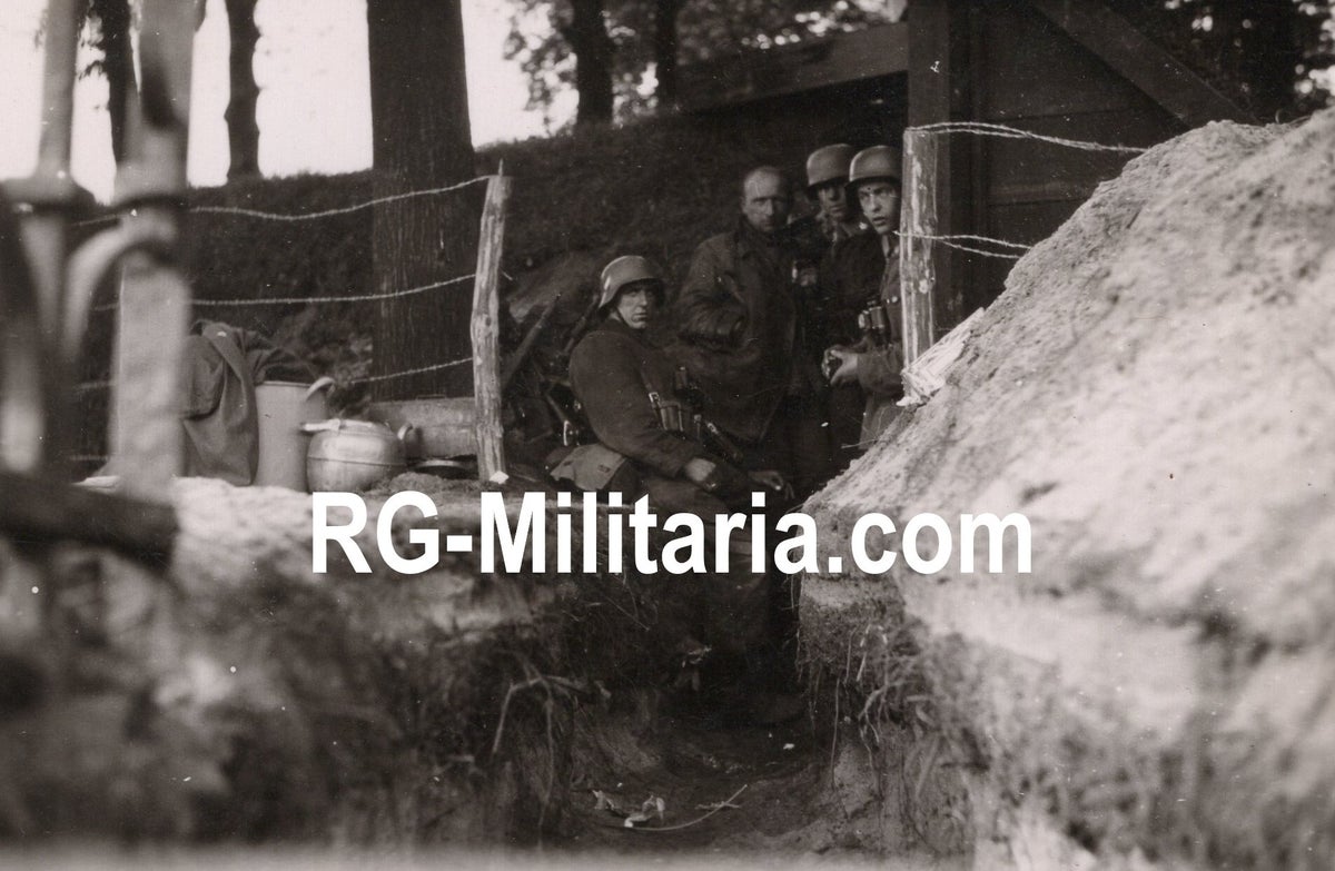 Original WW2 German Photo - German flak unit in trenches near Moerdijk ...