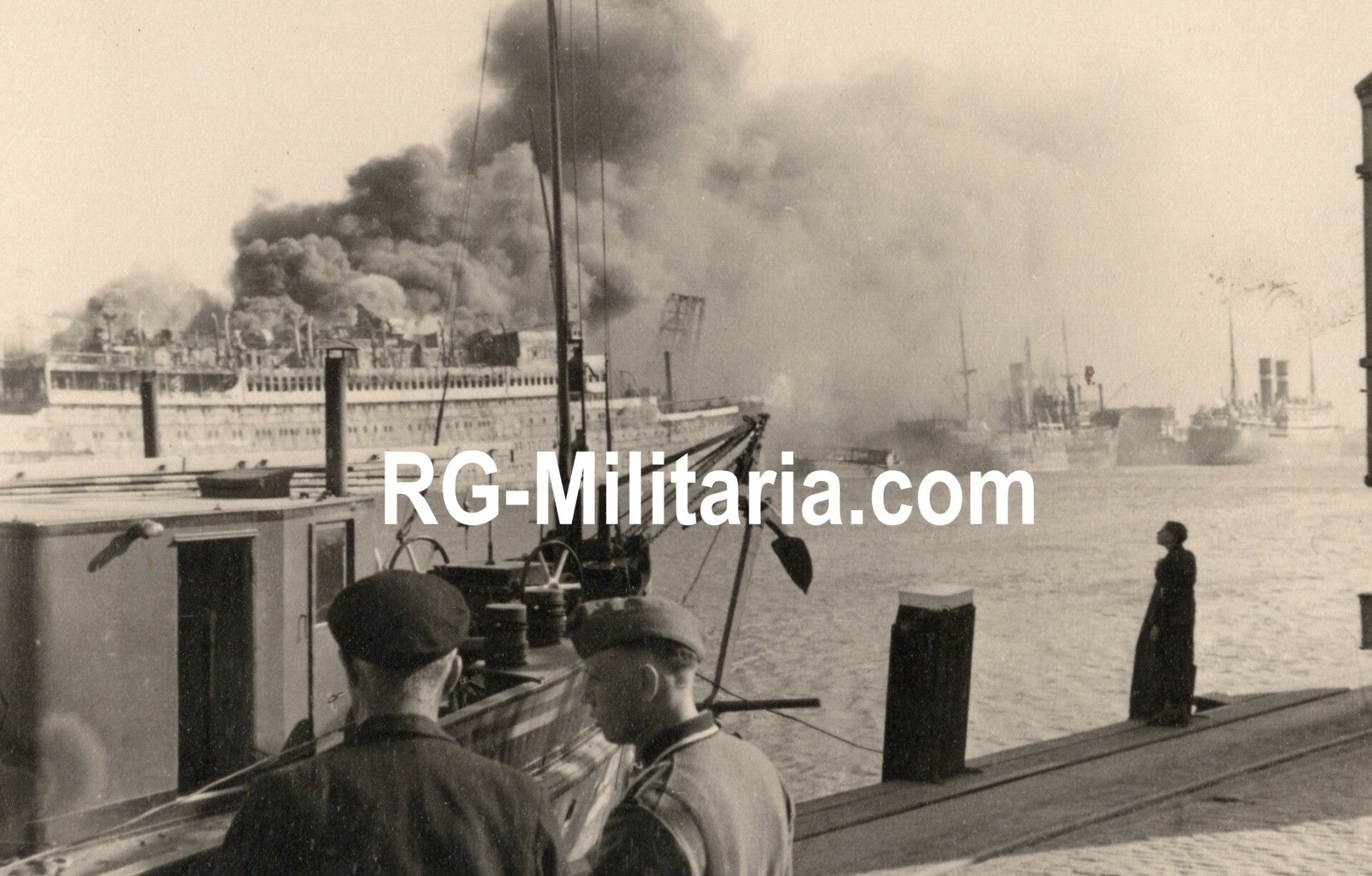Original WW2 German Photo - German soldiers at the burning SS Statendam ...