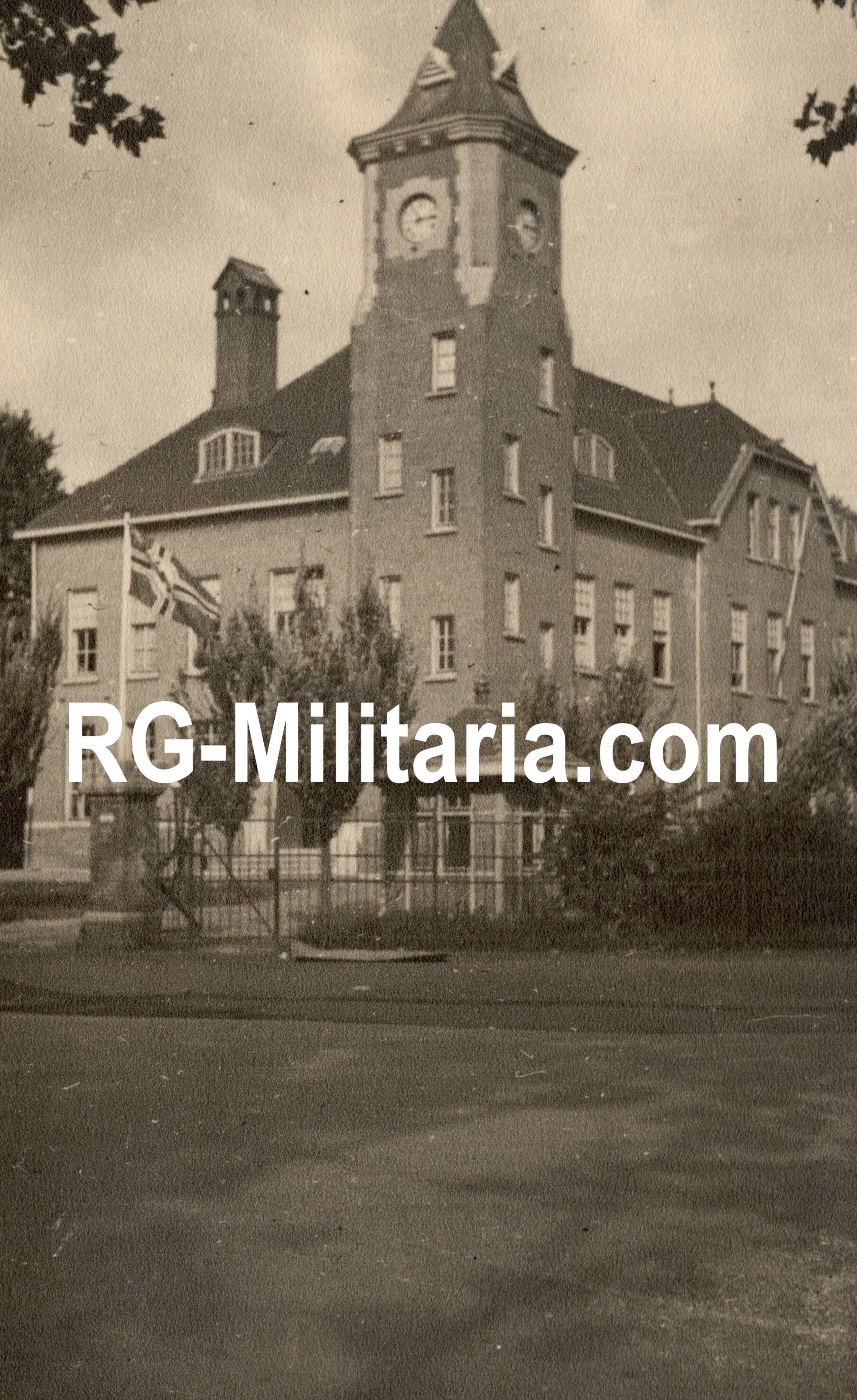 Original WW2 German Photo - Tapijnkazerne Maastricht with swastika flag ...