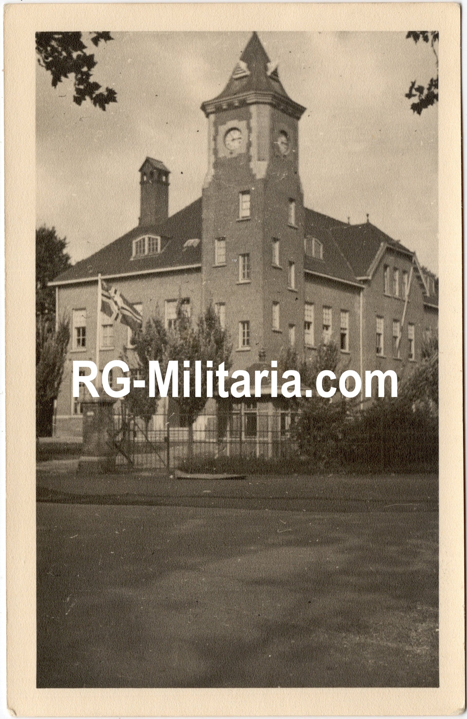 Original WW2 German Photo - Tapijnkazerne Maastricht with swastika flag ...