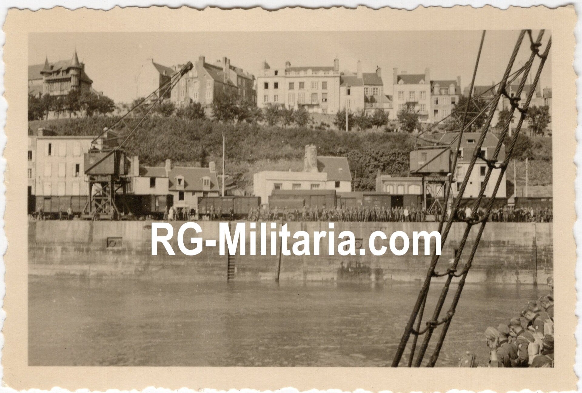 Original WW2 German Photo - German troops capture the British channel ...