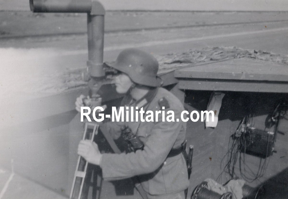 Original WW2 German Photo - German soldier on the lookout at ...