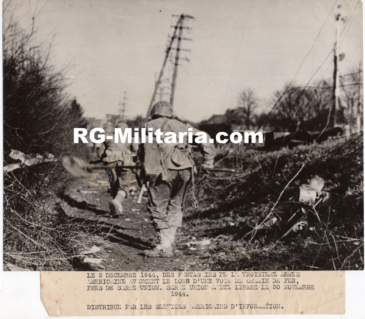 Original WW2 US Press Photo - 26th US Division running near Sarre Union ...