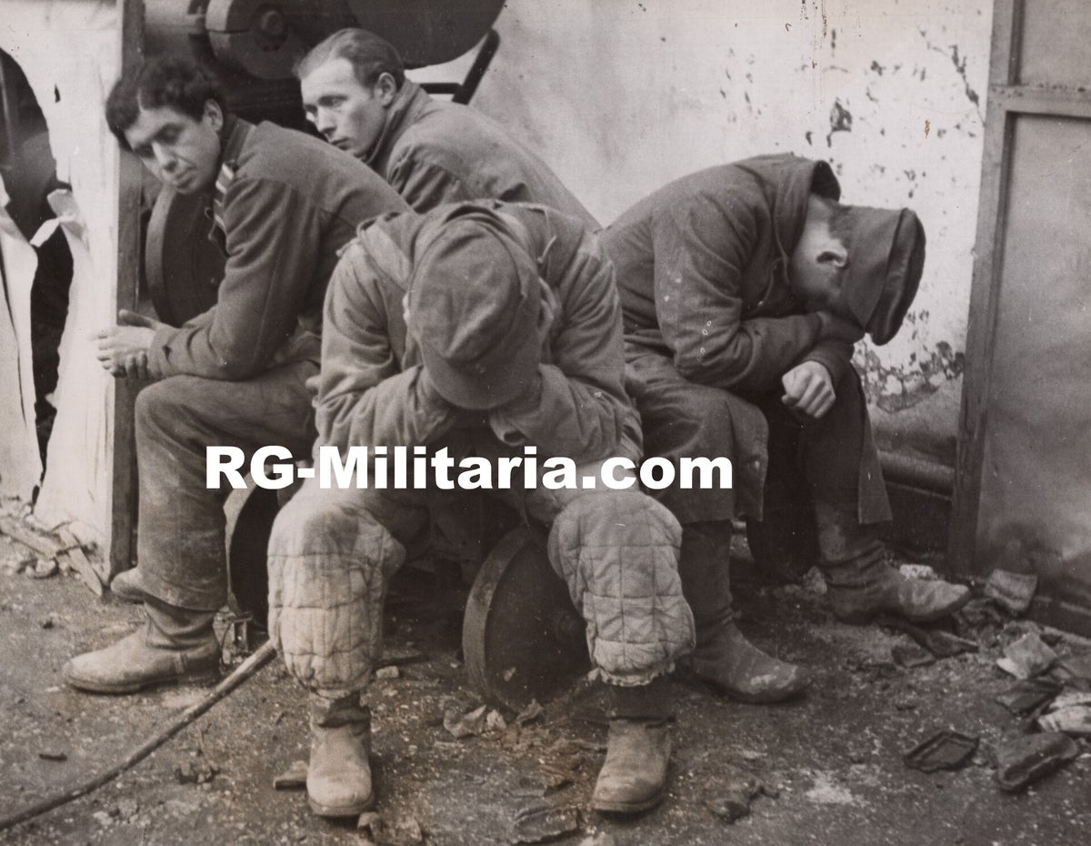 Original WW2 British Press Photo - German POW soldiers by Goch, Germany ...