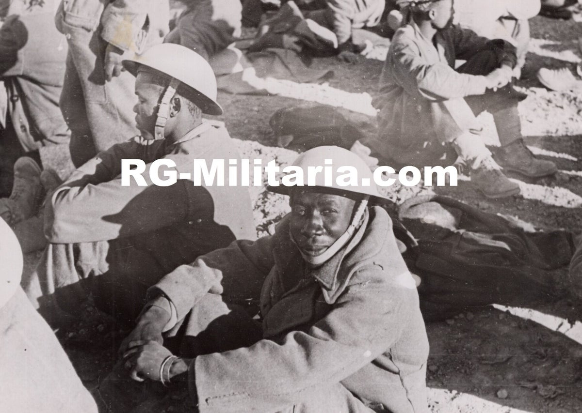 Original WW2 German Press Photo - Captured black POW soldier (1941)