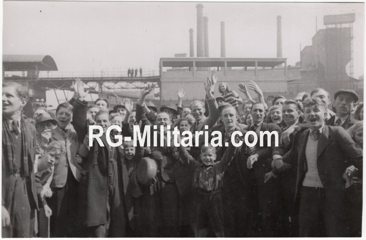 Original WW2 Dutch Liberation Press Photo - Civilians celebrating in ...
