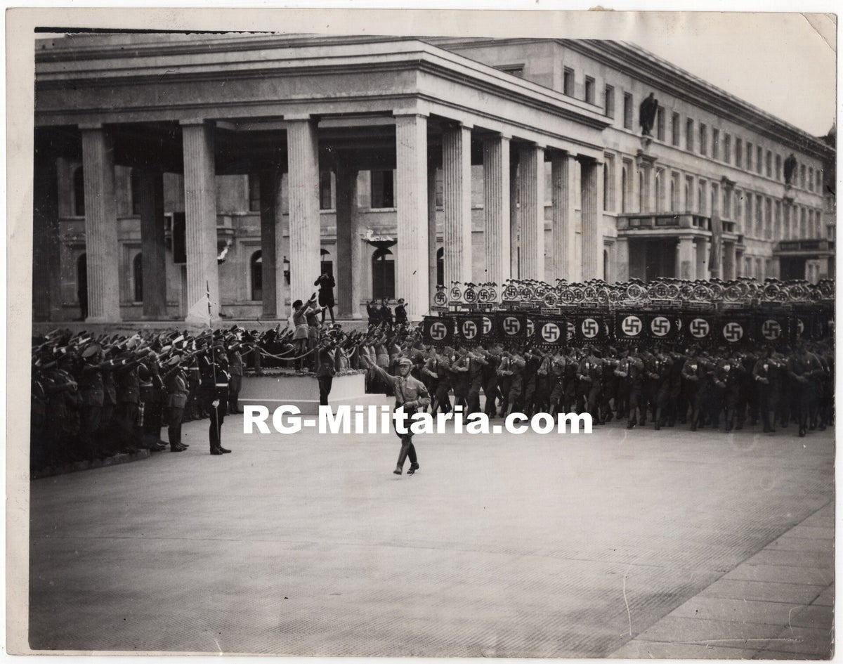Original WW2 German Press Photo - Hitler and Mussolini in Munich (1937)