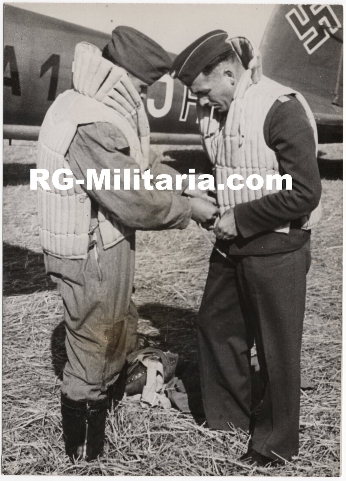 Original WW2 German Press Photo - Luftwaffe pilots getting ready for ...